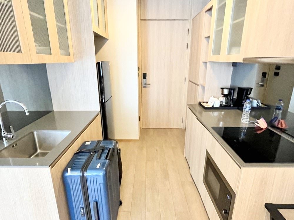 曼谷飯店推薦｜Siamese Exclusive 42曼谷公寓式飯店，近BTS兩房一廳，有廚房、客廳、餐桌、洗衣機、小陽台，方便舒適像家一樣 ...